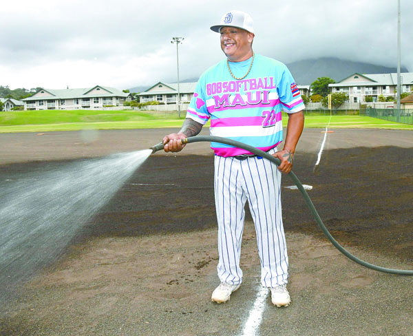 Ragudo continues to go ‘above and beyond’ for adult softball community ...